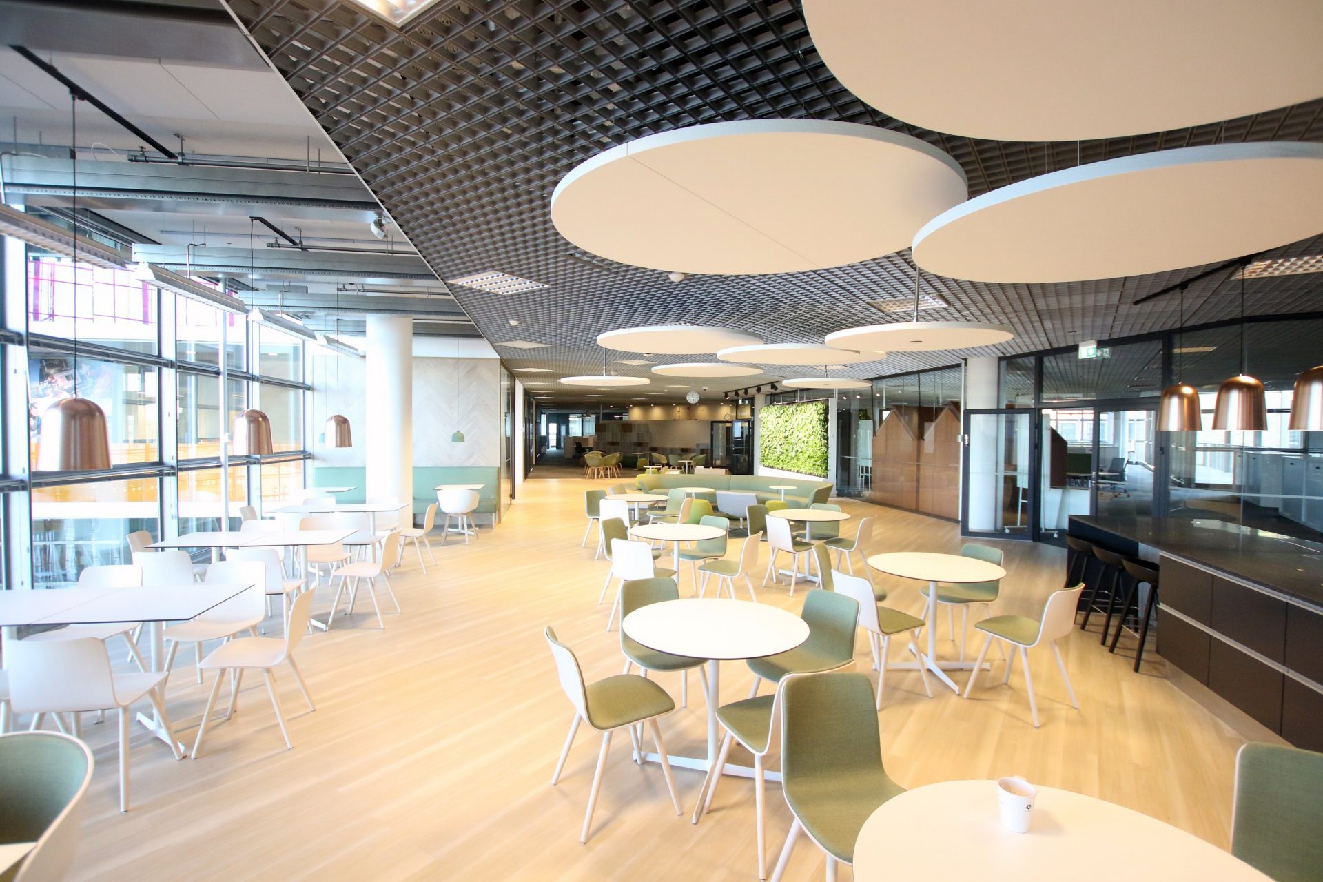 Metson pääkonttori - Pylon